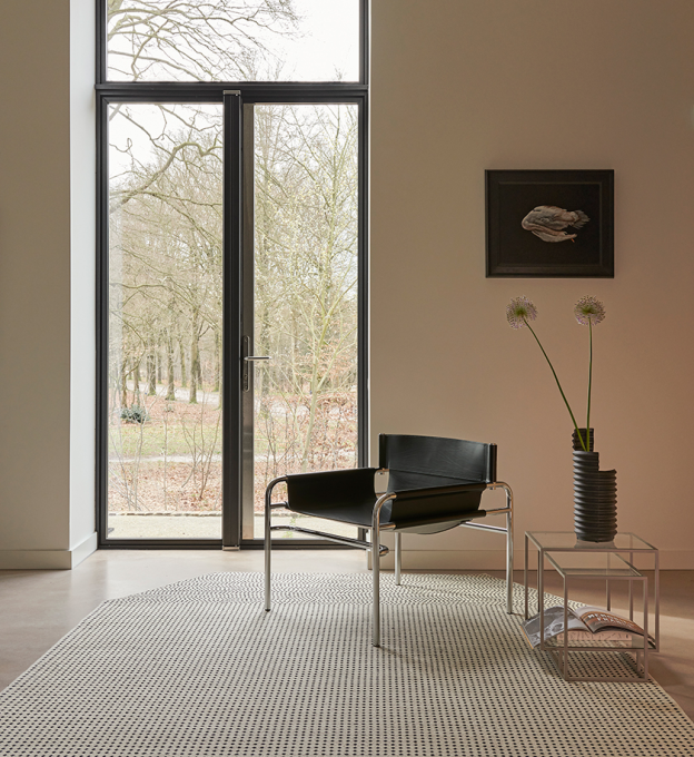 SZ 14 armchair | Spectrum Design